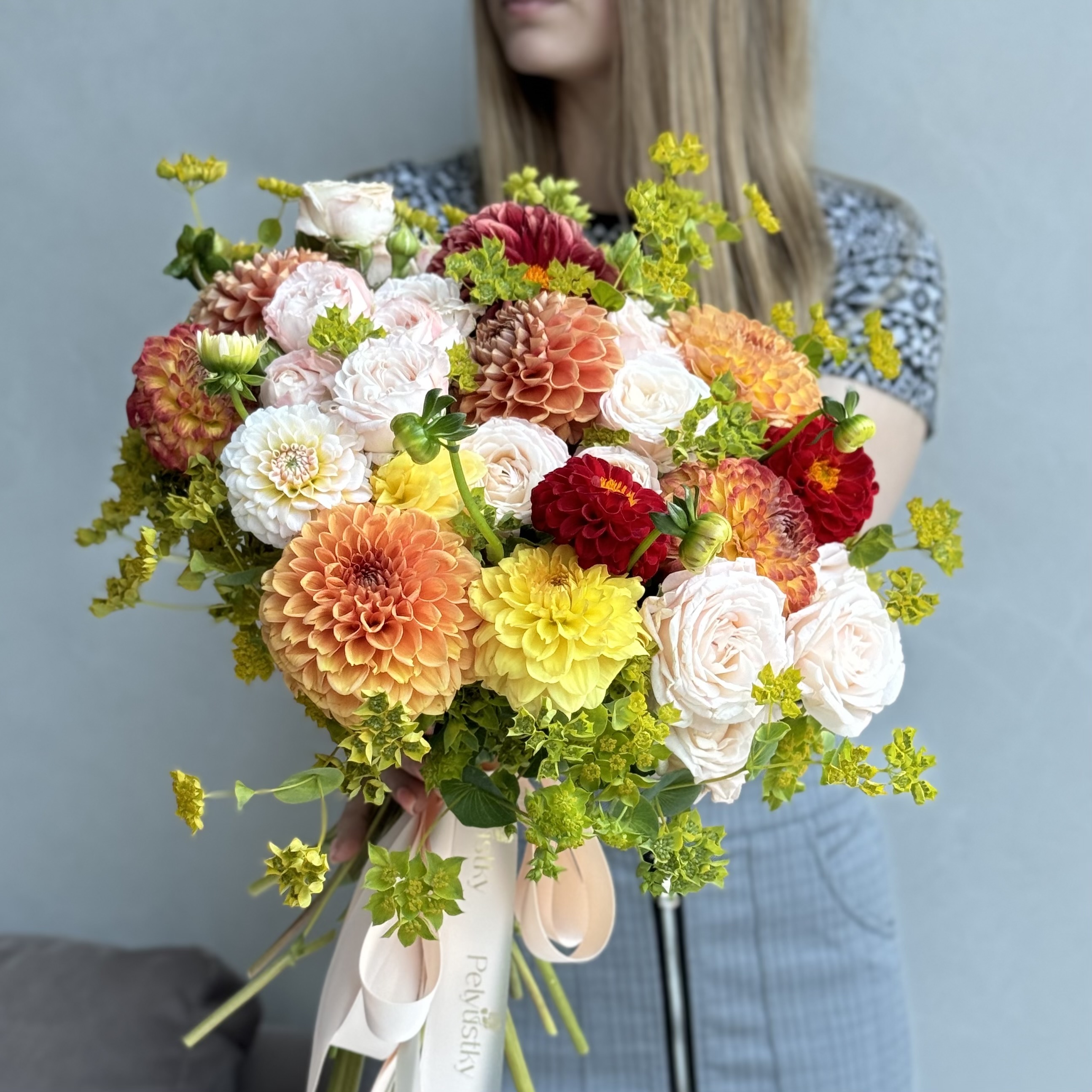 Order a bouquet of dahlia flowers | Buy flowers Kyiv